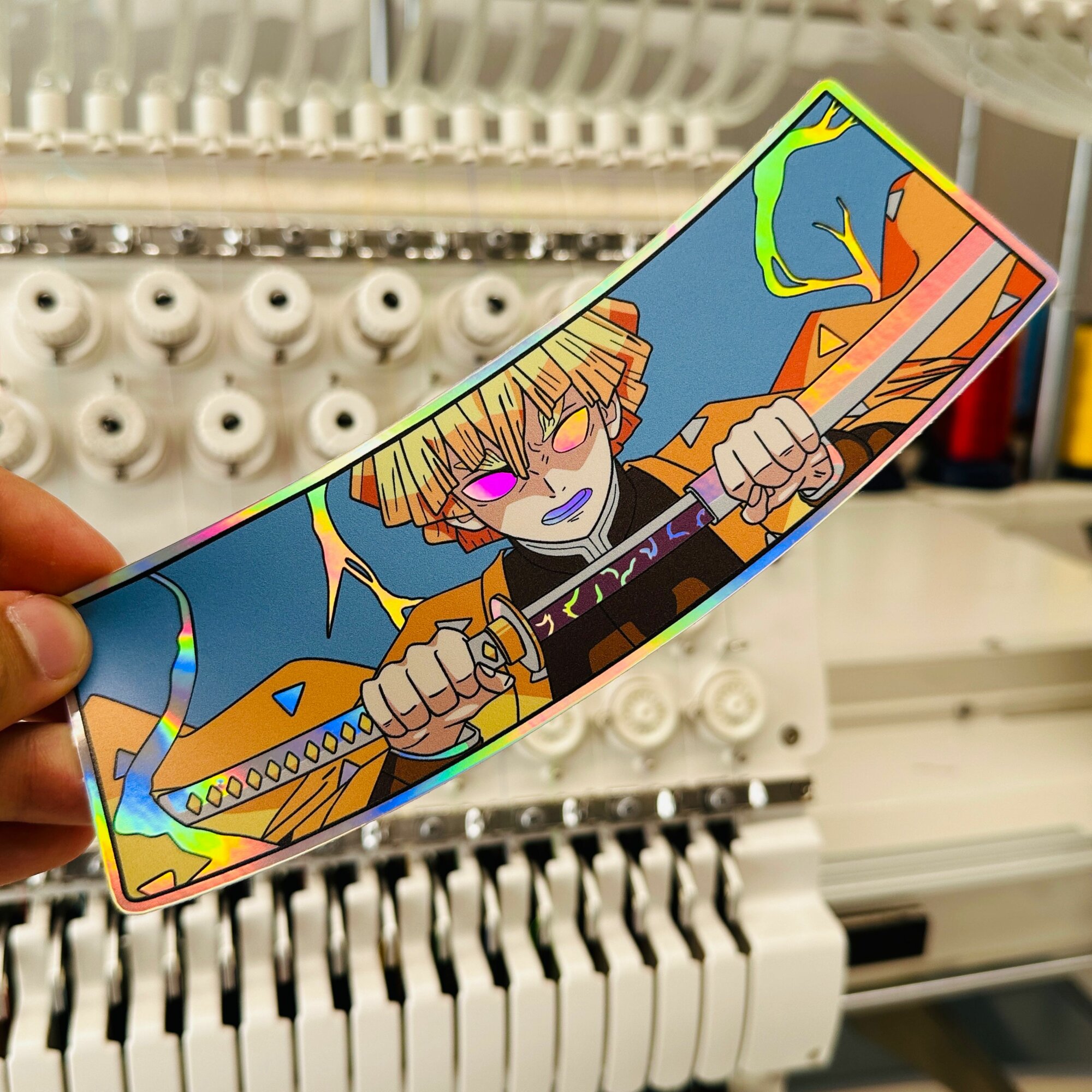 Аниме наклейка/стикер клинов демонов Зеницу 19х6 см голография, светящейся