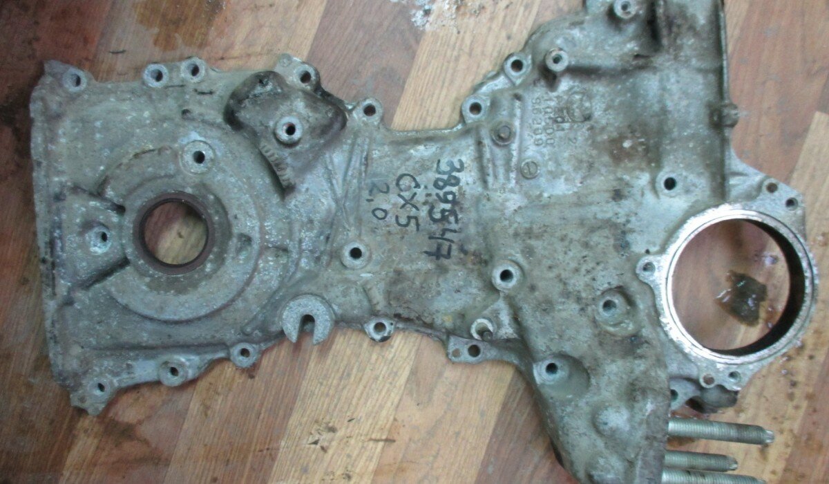 Крышка двигателя CX 5 Mazda PE0110500A