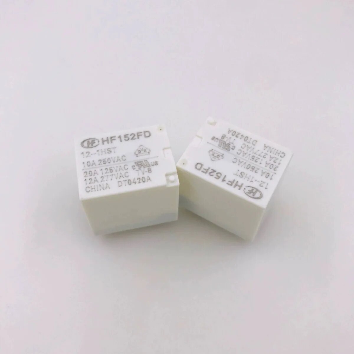HF152FD-12-1HST 012 В постоянного тока Один комплект нормально разомкнутых 4-контактных реле Гонфа 12A277VAC HONGFA