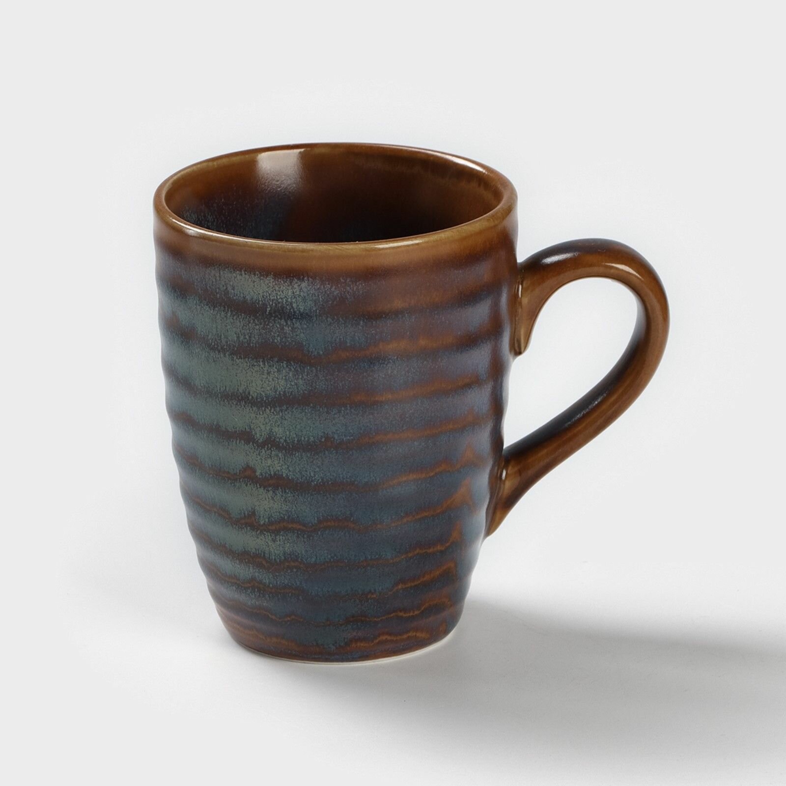 Кружка фарфоровая Magistro Garland, 320 мл, цвет синий, чашка для чая и кофе