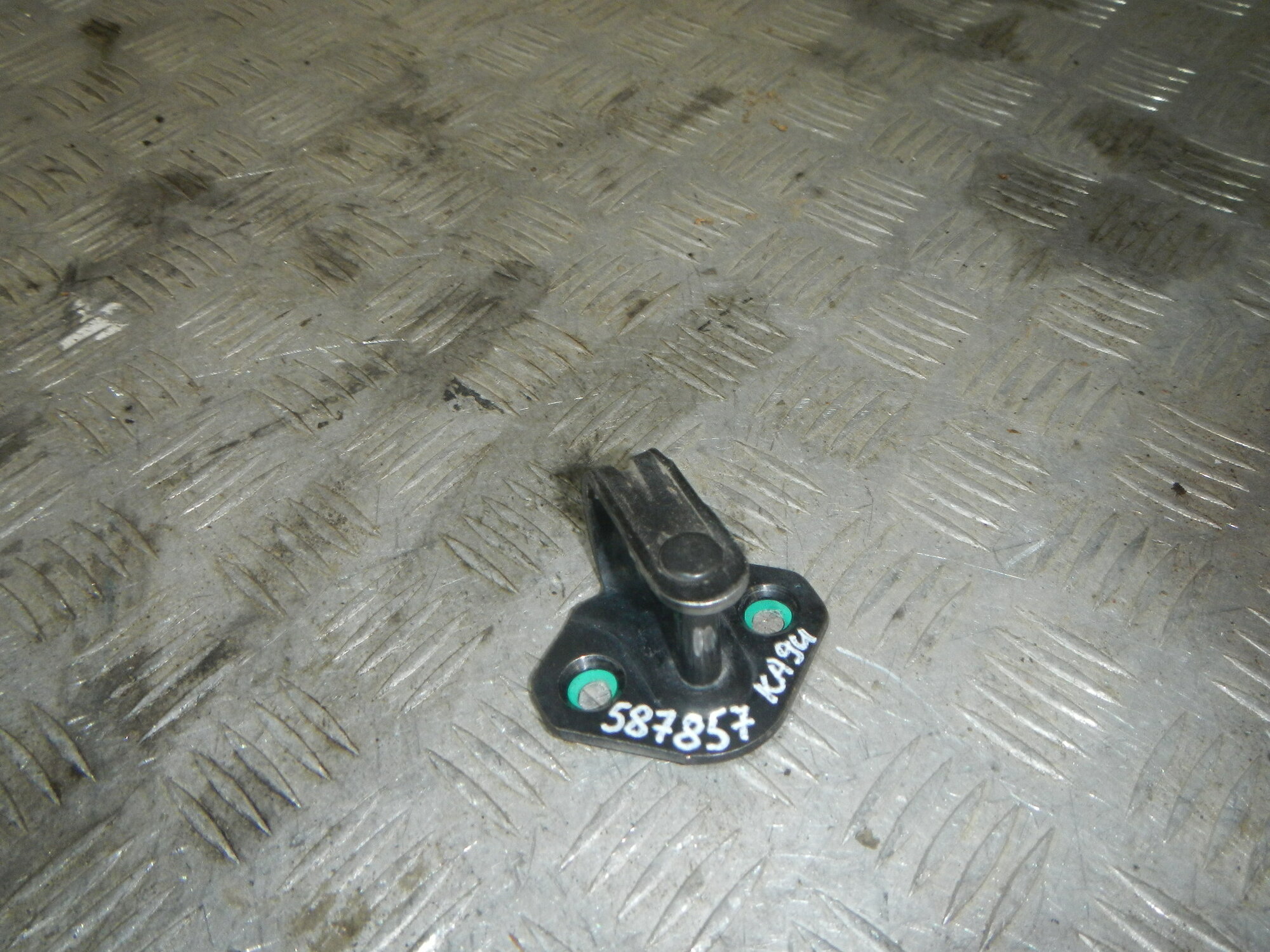 Б/У Ответная часть замка двери, Volkswagen (Фольксваген)-CADDY (11-) VOLKSWAGEN CADDY (11-) Сдвижной.L=R. Без повреждений...