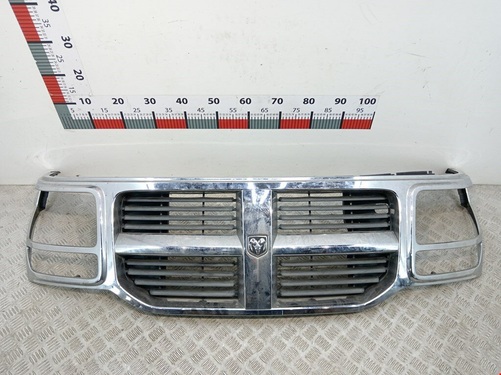 Решетка радиатора Dodge Nitro 55079111AC арт. 2214015