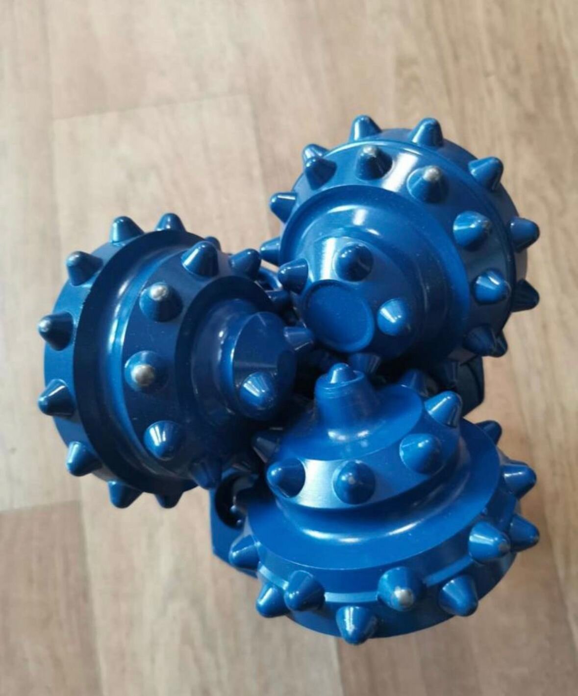 Маслонаполненное шарошечное победитовое буровое долото 171 мм IADC 537