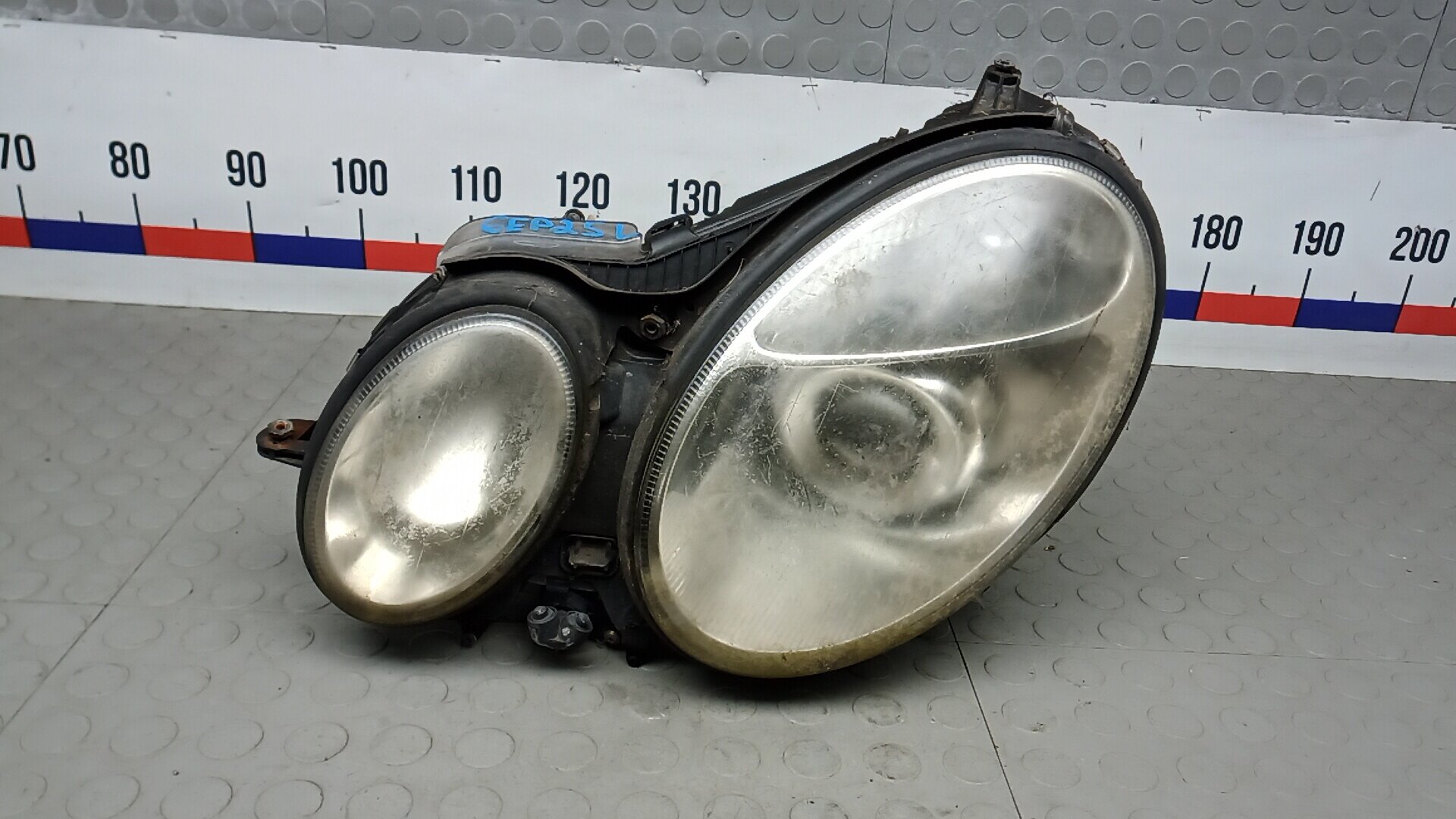 Фара левая MERCEDES BENZ E-CLASS W211