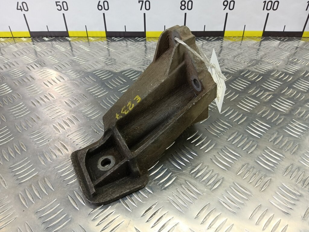 Кронштейн двигателя (ДВС) Б/У для LAND ROVER DISCOVERY III (2004—2009) KKU500580