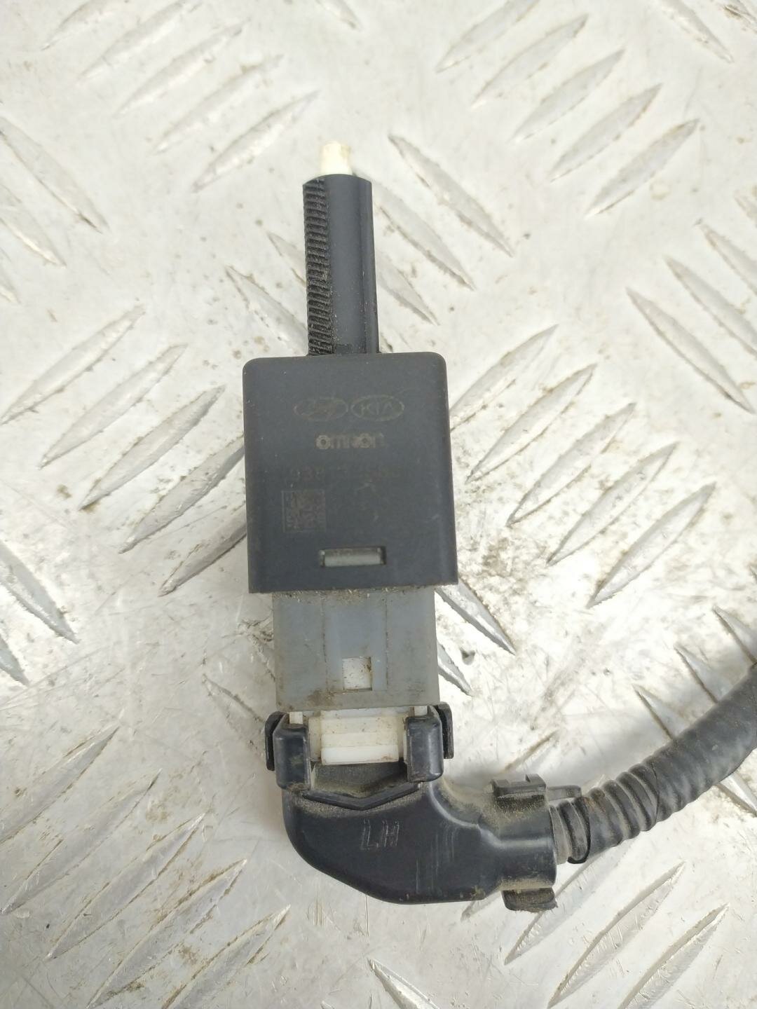 Датчик педали тормоза (лягушка) Kia Rio 3 (2011 - 2015) 938133S800