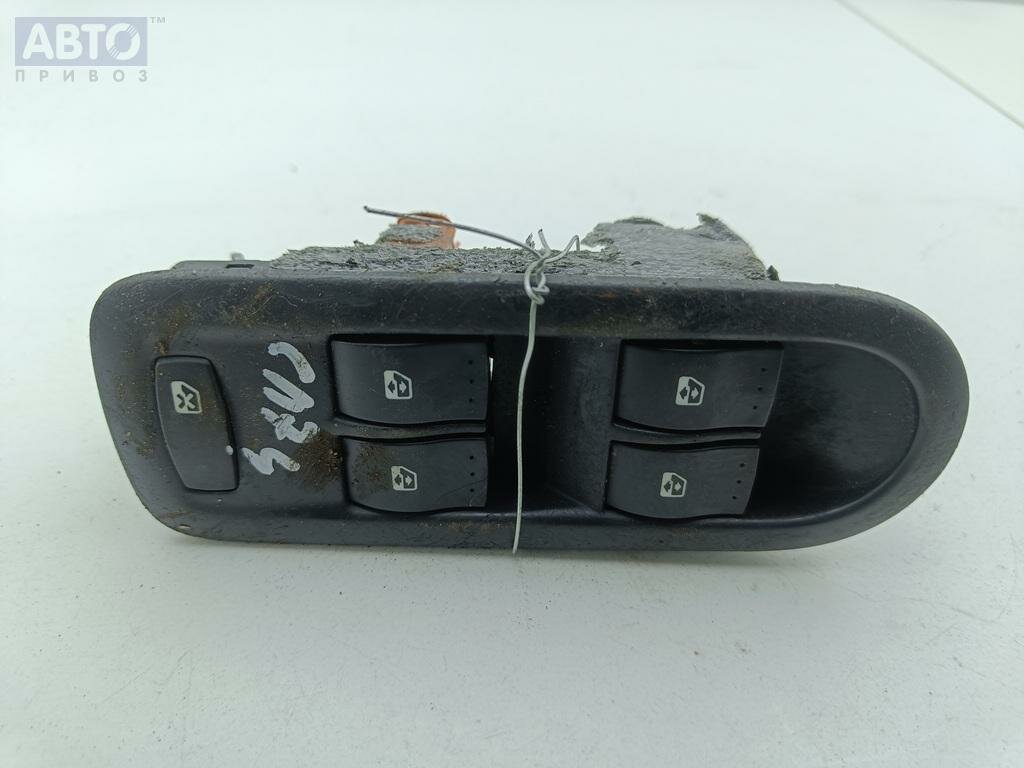 Блок кнопок управления стеклоподъемниками Renault Scenic 2 (2003-2009)
