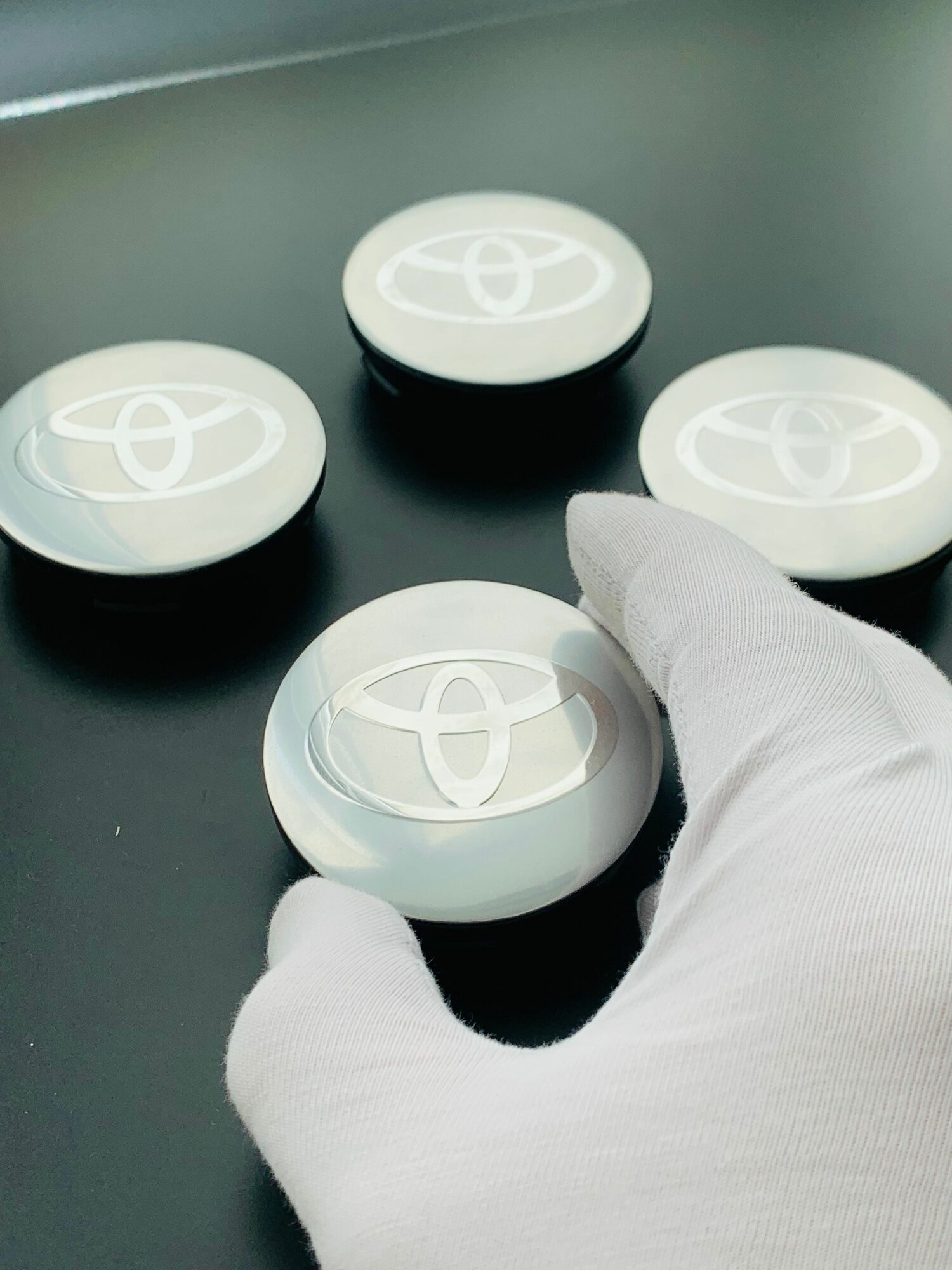 Заглушки на литые диски Скад Тойота 56/52мм 4шт. Колпачки для колеса Skad Toyota 56мм серебро