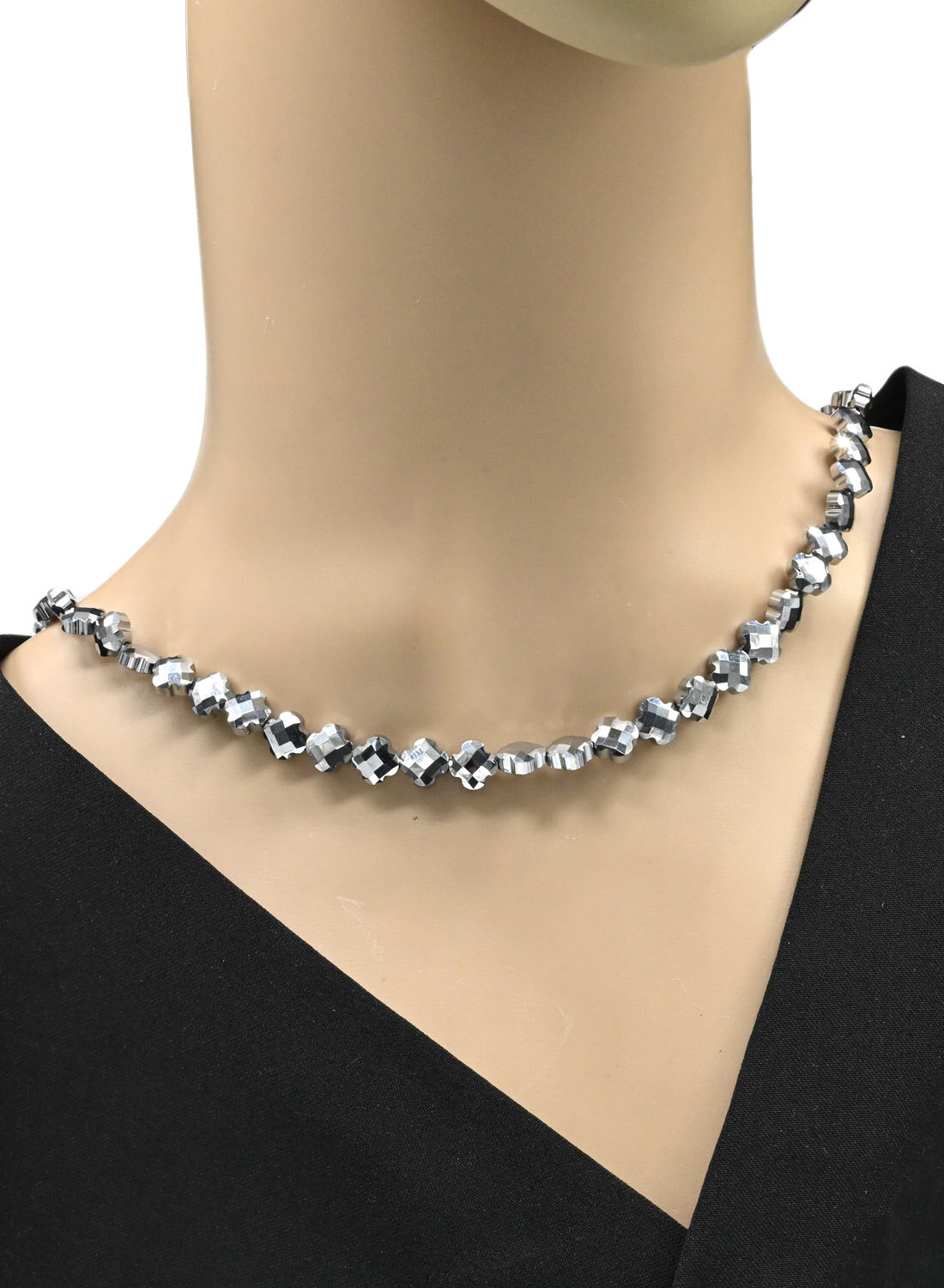 Бусы, циркон