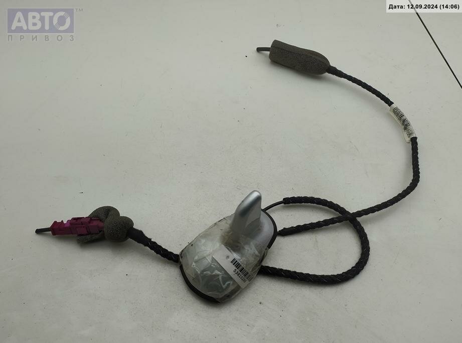 Антенна Mercedes E-Class W212 (2009-2016)