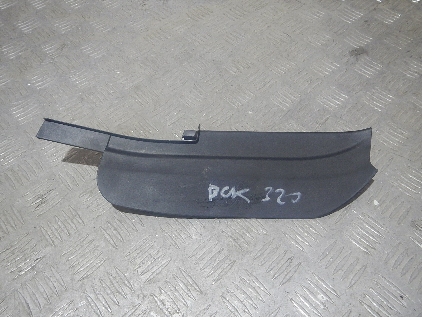 Б/У Уголок двери передней левой (внутренний), Ford (Форд)-KUGA (13-19) FORD KUGA (13-19) Царапины 339167 FORD арт. CJ54S...