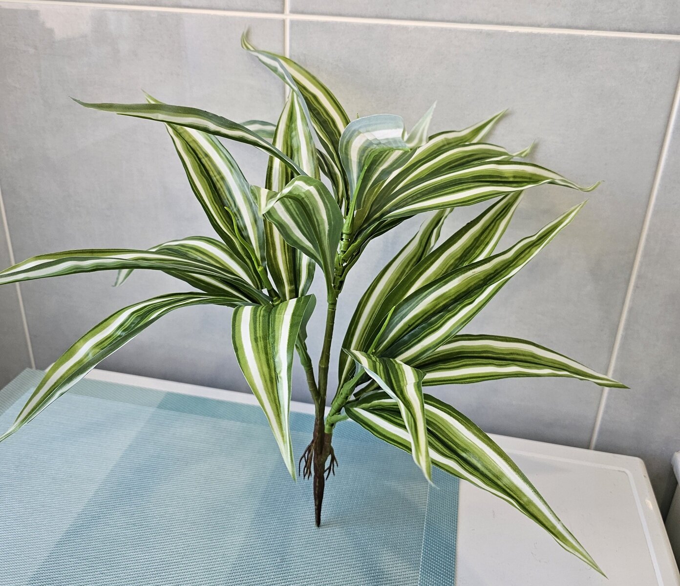 Искусственные цветы Holodilova, драцена, латекс, высота 30 см, длина 45 см