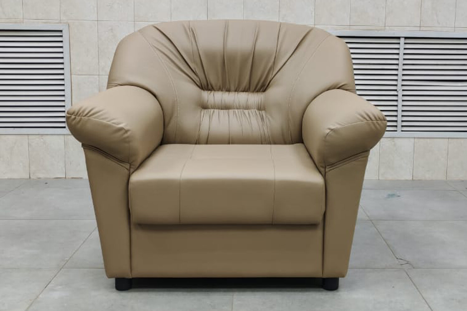 Кресло для отдыха Марсель (Честер) Бежевая экокожа, 100х90х88 см