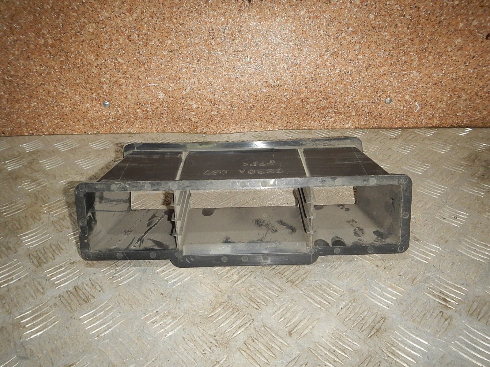 Б/У Воздухозаборник (внутри), Mitsubishi (Митсубиси)-ASX (10-) MITSUBISHI ASX (10-) Отопителя Без повреждений 300518 MITS...