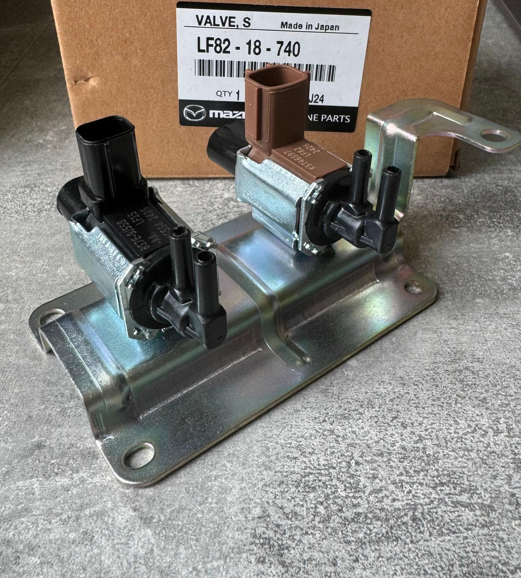 LF8218740 Оригинальный блок клапанов IMRC Mazda