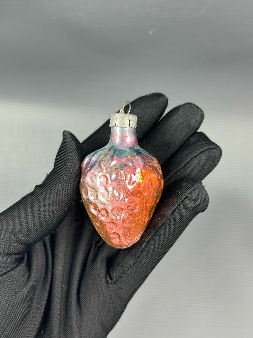 Елочная игрушка Розовая Клубничка Длина 6 см Стекло СССР