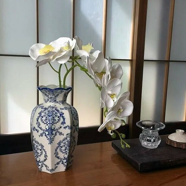Сине-белая фарфоровая ваза Творческая композиция из цветов для гостиной 24 см , Керамика, 1 шт
