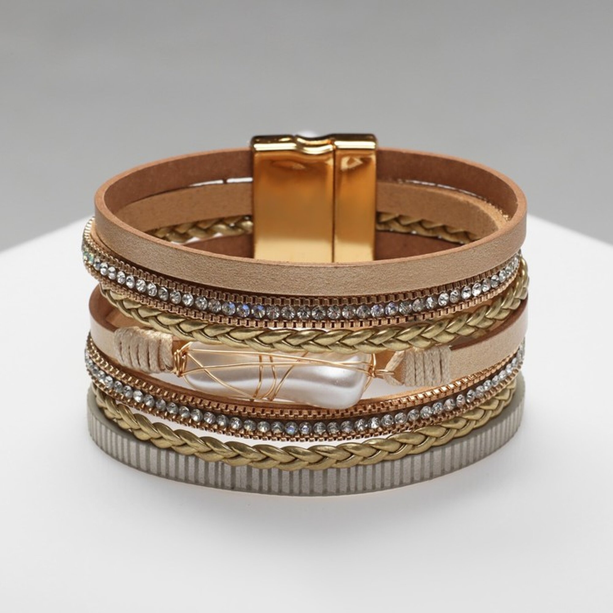 Плетеный браслет