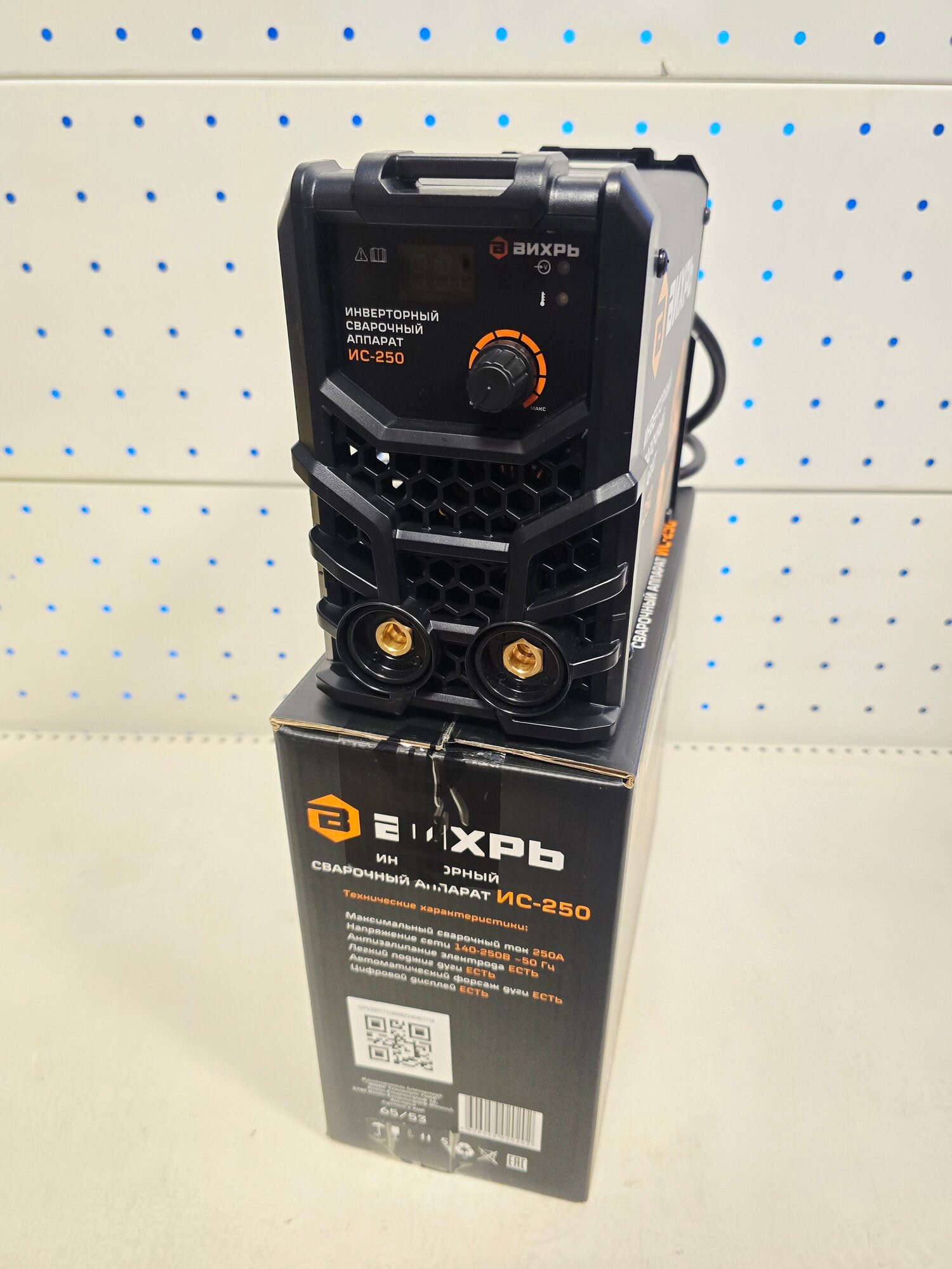 Сварочный инверторный аппарат Вихрь ИС-250 65/53, 15-250А, 140-250В