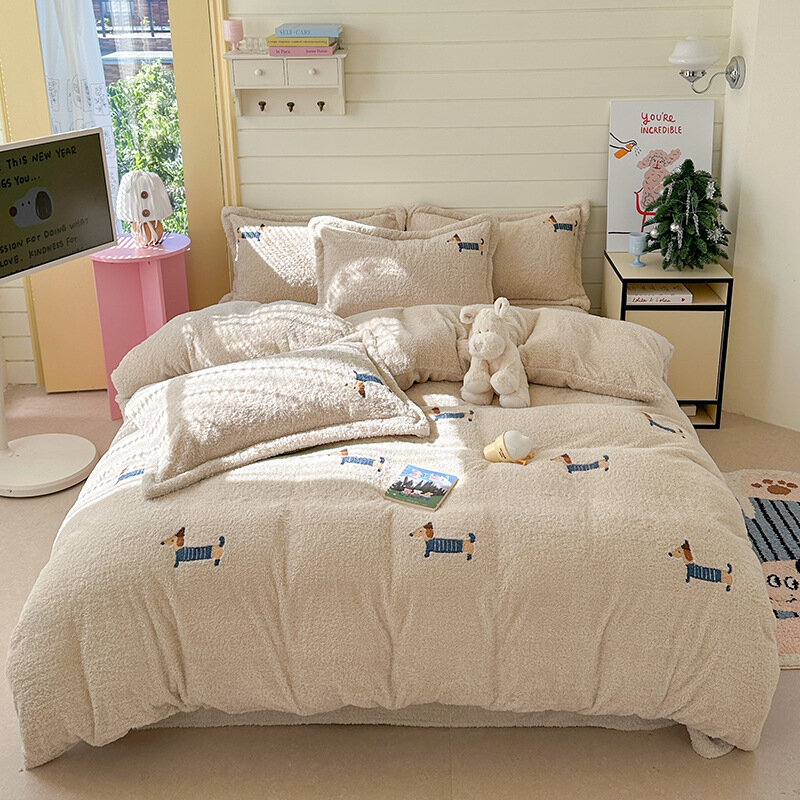 Осень и зима новый утолщенный и теплый тедди плюшевые полотенца вышивка из четырех предметов