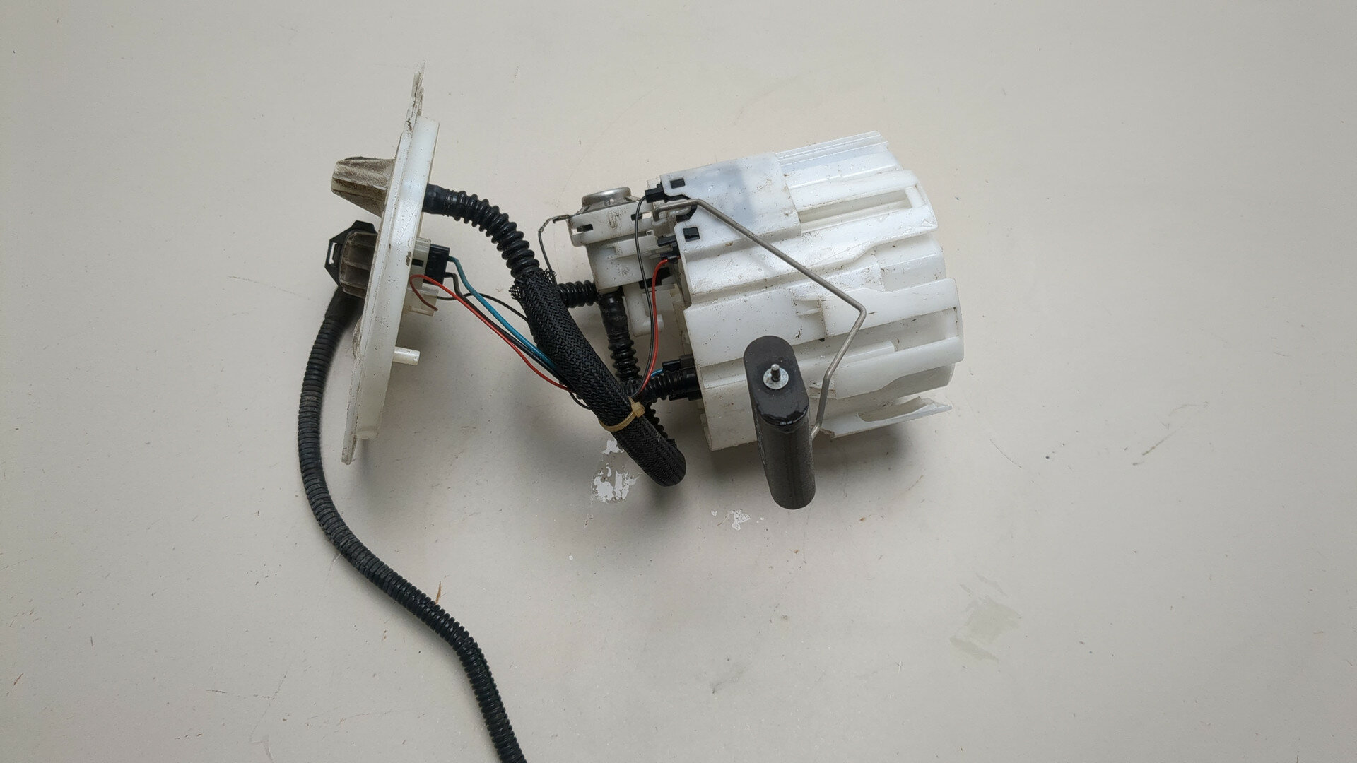 Насос топливный электрический Opel Zafira B Б/У