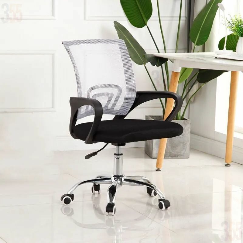 Красное офисное кресло с регулировкой высоты и вращением