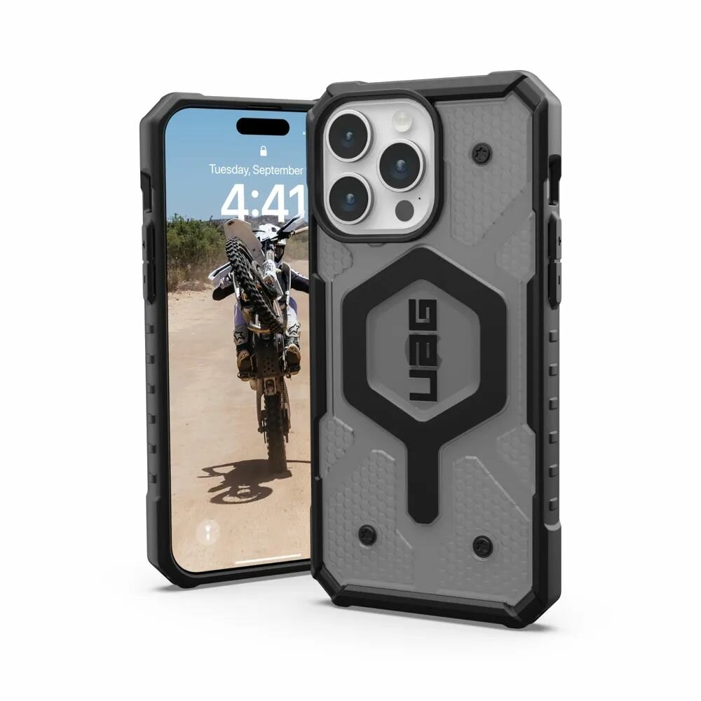 Чехол UAG Monarch Pro с поддержкой MagSafe для iPhone 15 Pro Max, прозрачный. Товар уцененный