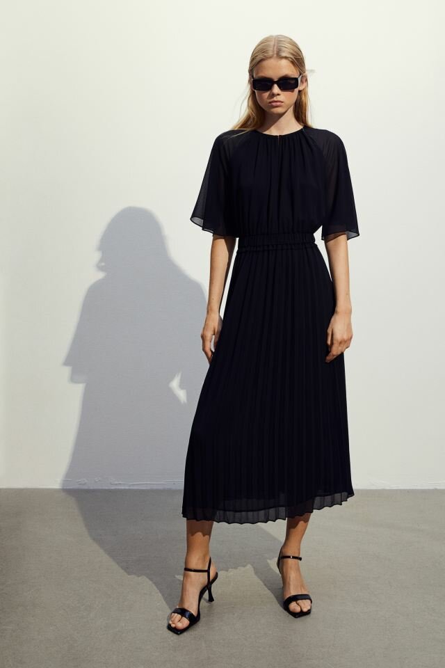 Платье H&M Весна-лето 2023, размер S, черный — фото 1
