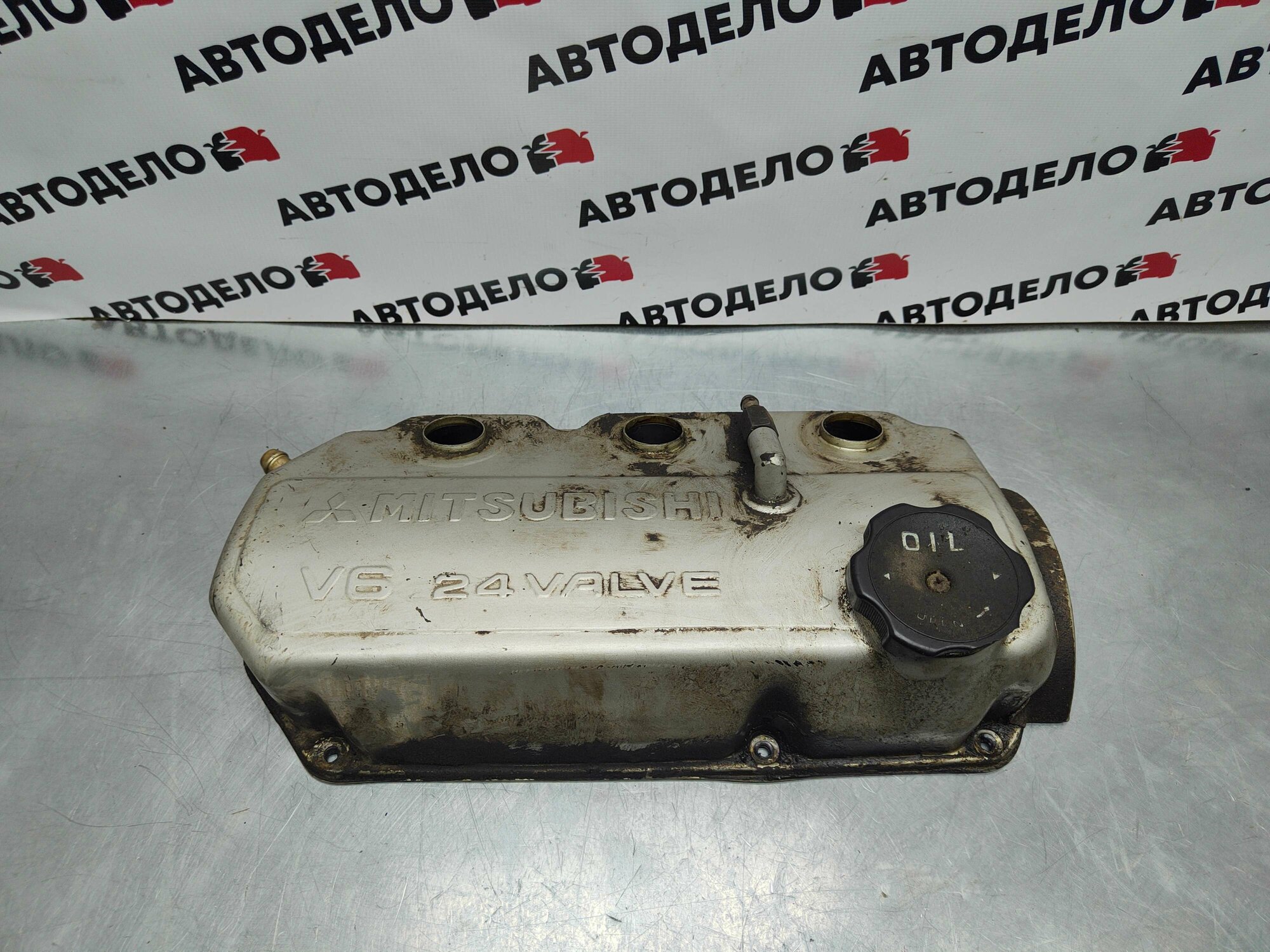 Крышка клапанная гбц Mitsubishi Eterna E53A 1995 г