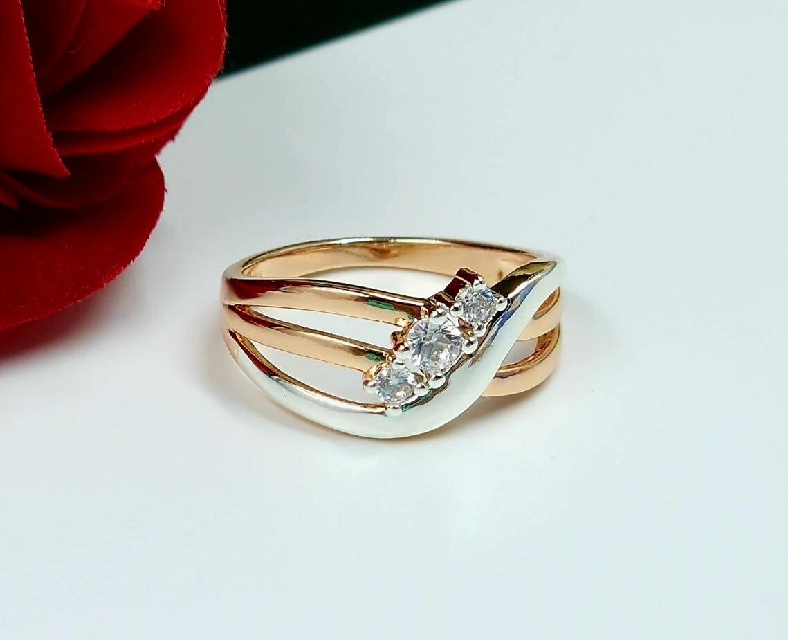 Кольцо, фианит