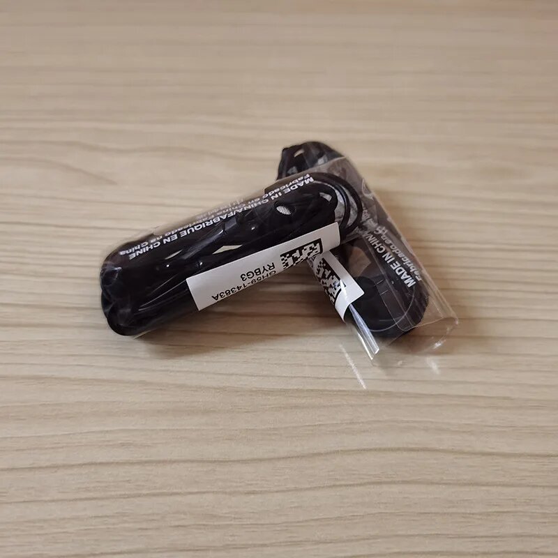 Проводные спортивные наушники белые Samsung Galaxy S6 черный