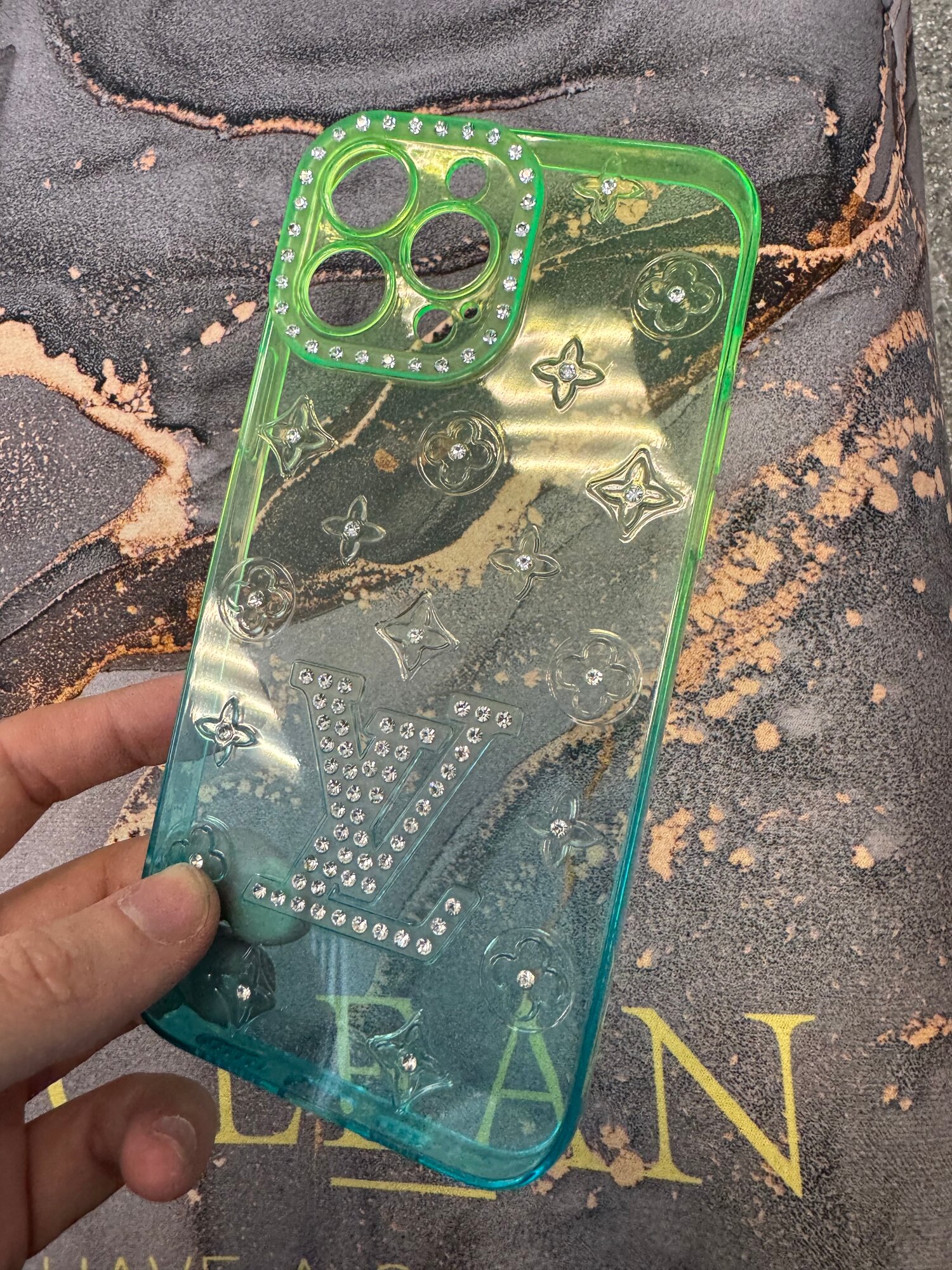 Чехол MyPads "Gullo", для iPhone 12 Pro Max, силикон, с защитой камеры, с дизайном Louis Vuitton