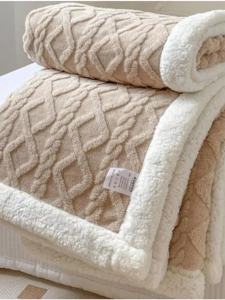 Универсальный двухсторонний плед для дома