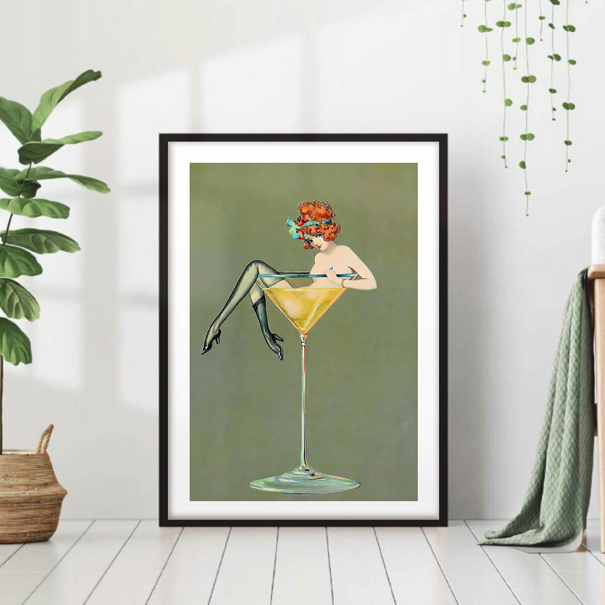 Постер "Девушка в бокале" в черной рамке 40х50 см для интерьера на стену