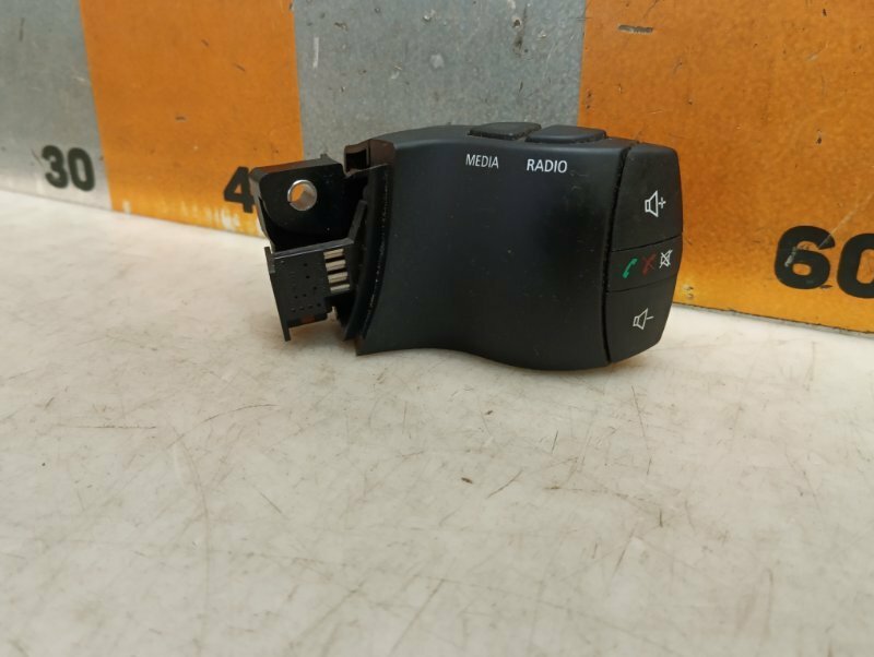 Б/У Переключатель магнитолы Renault Fluence 2013 390767 RENAULT арт. 255526295R