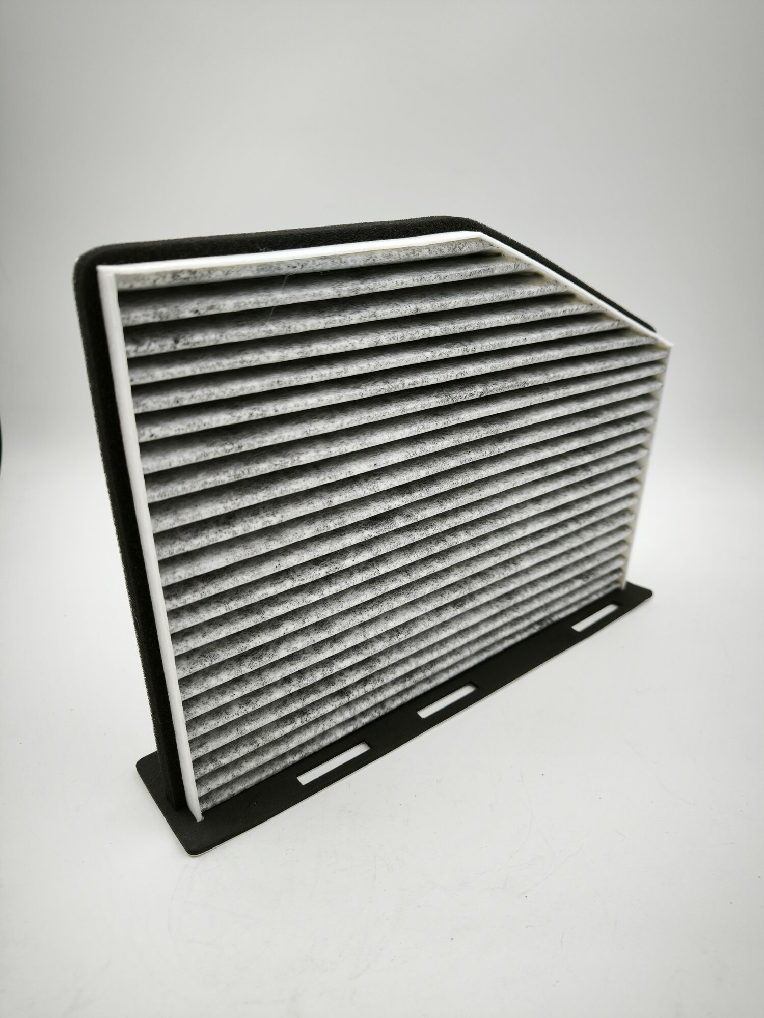 Фильтр салонный угольный VAG 1K1819653