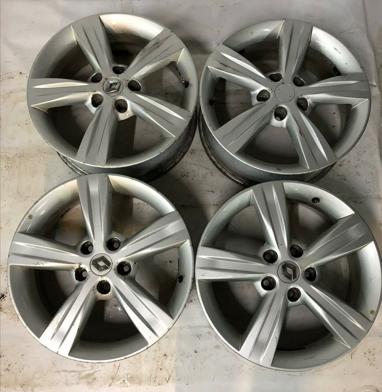 Колесные диски Renault 17x6.5 PCD 5x114.3 D66.1 ET40 (оригинал)