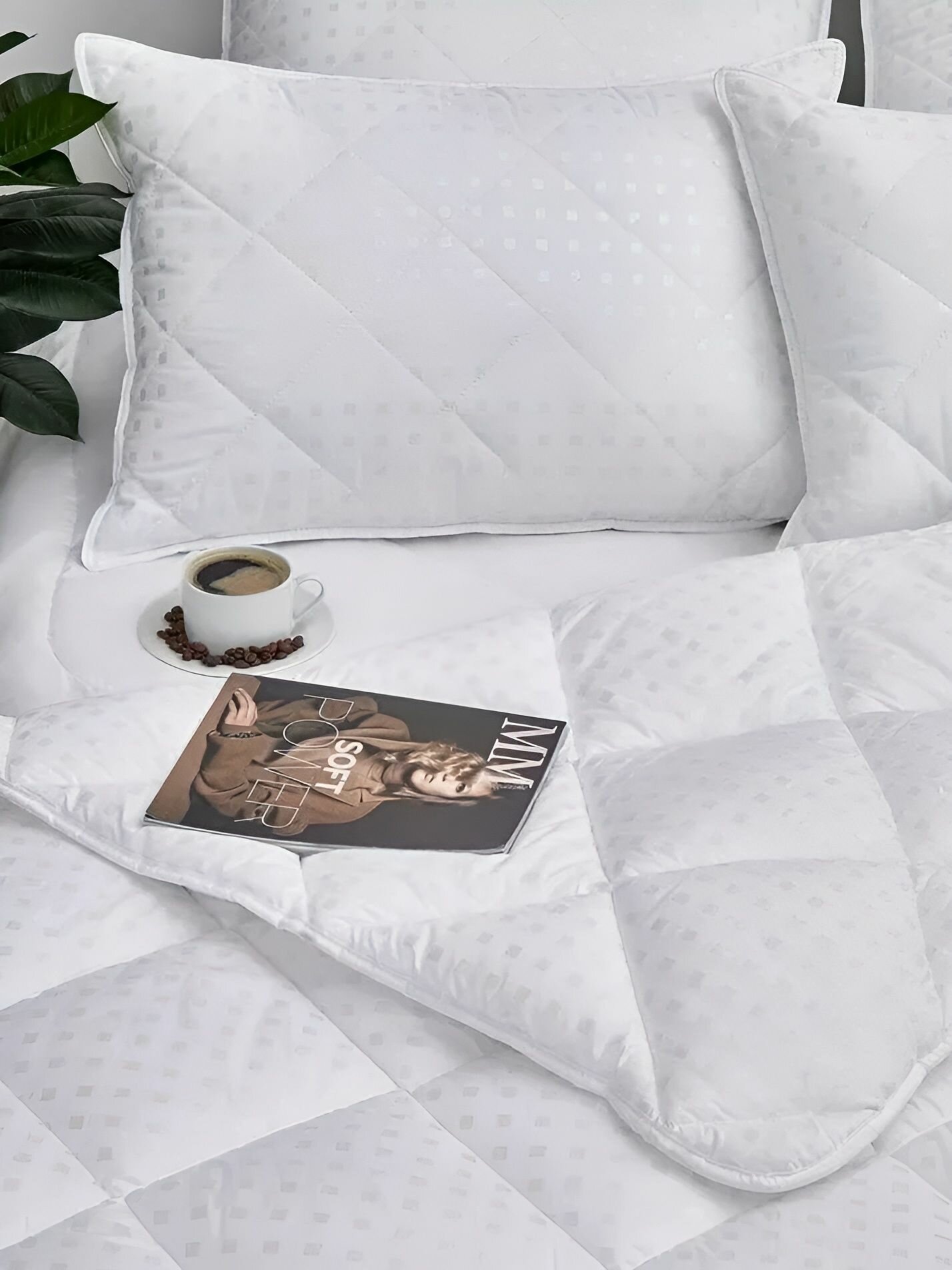 Одеяло 1.5 Спальное Для Сна На Кровати И Диване. Большое Мягкое Теплое. Всесезонное. Домой, В Квартиру, На Дачу Для Детей И Взрослых. Искусственный Пух. Бело-Бежевый. 140x205 См