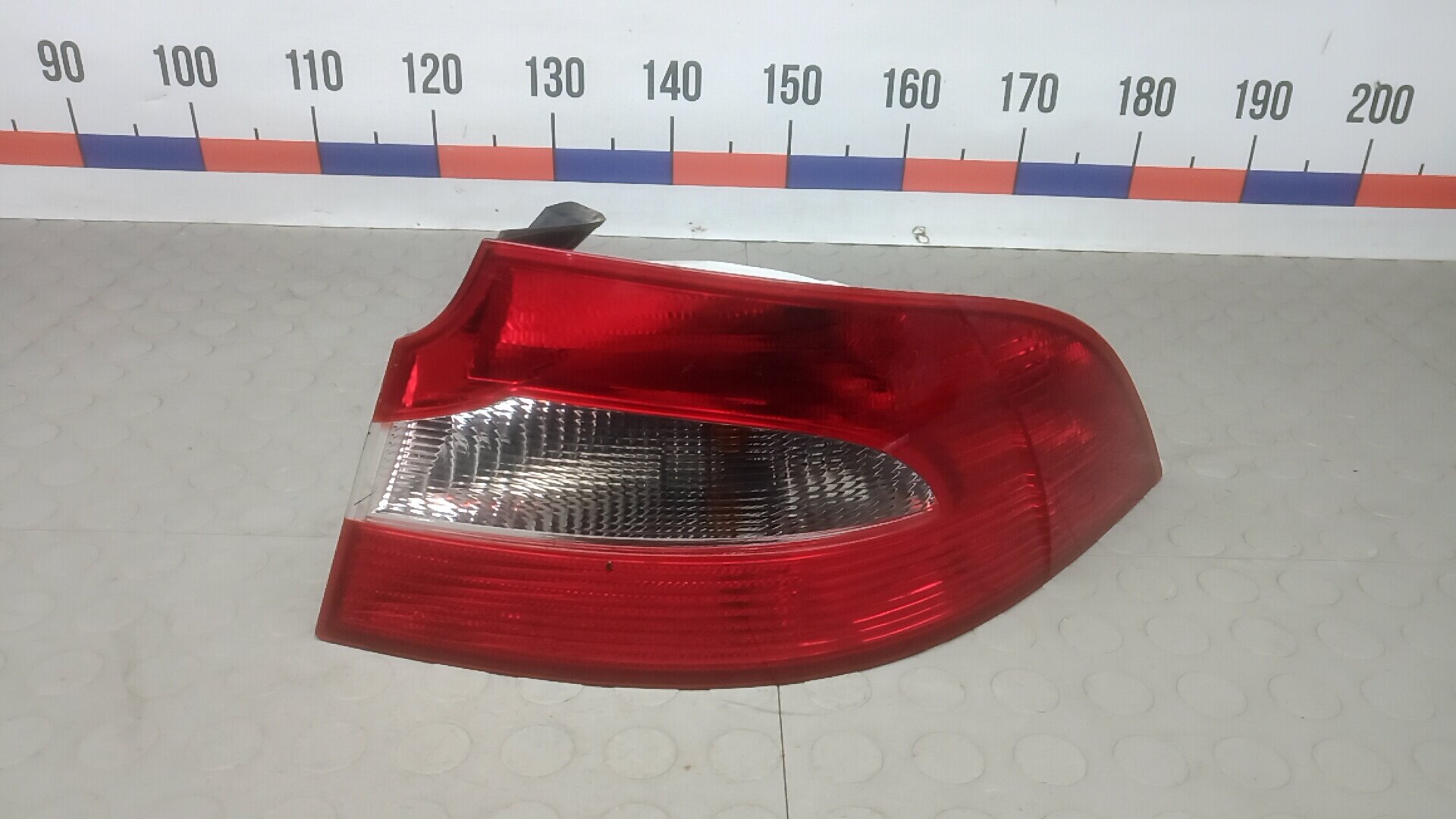 Фонарь задний правый SKODA SUPERB 2