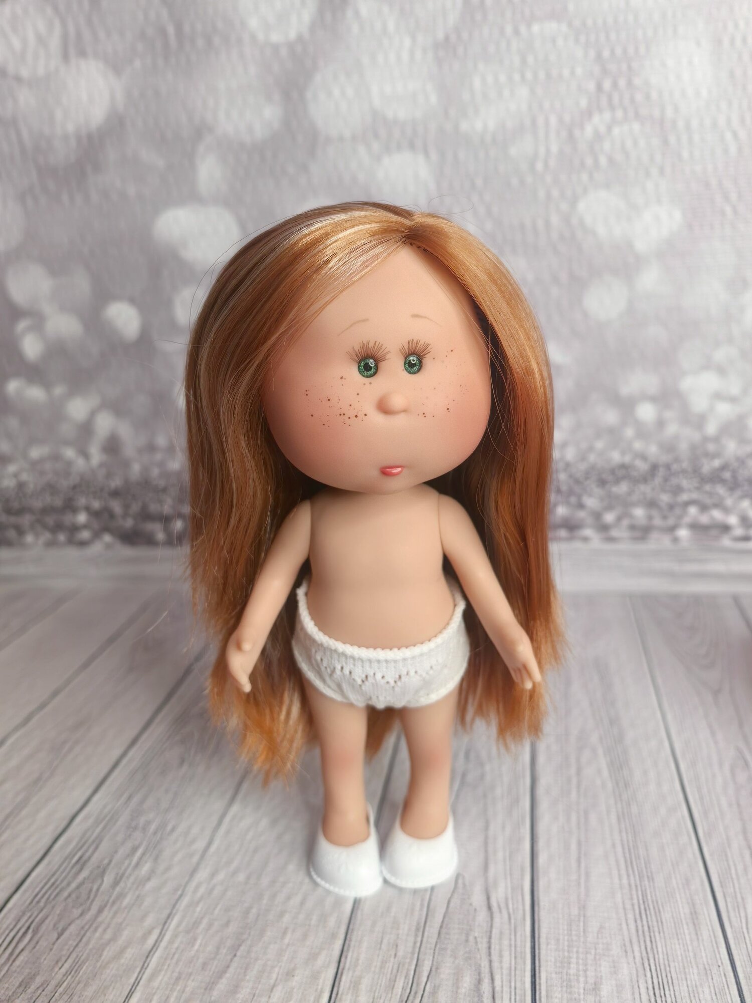Кукла мини Миа с ресничками Nines виниловая, 23см (Испания) булочка