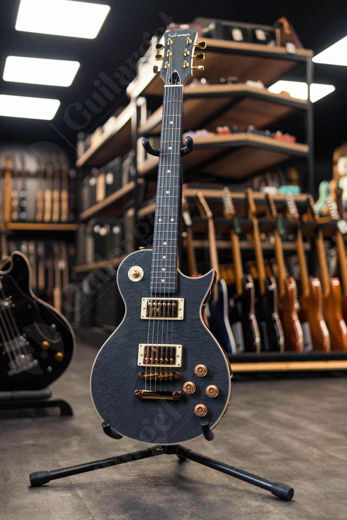 Электрогитара Caraya E232FTBK уменьшенная