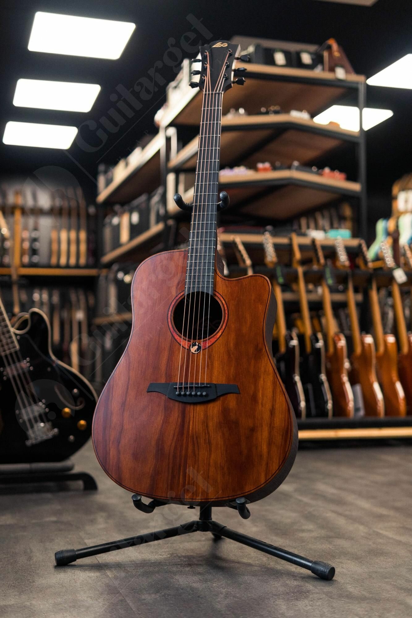 Электроакустическая гитара Lag Sauvage-DCE с чехлом