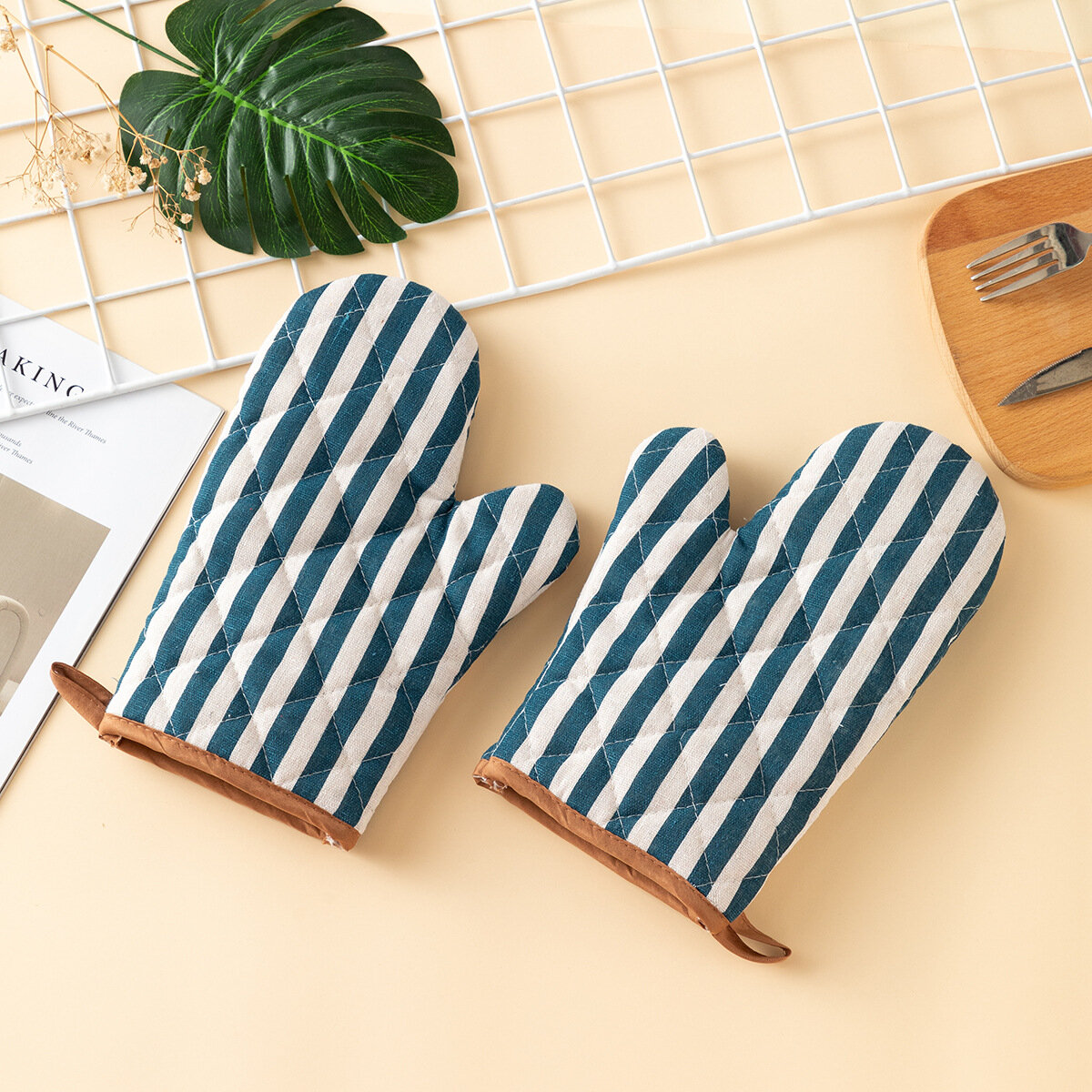 Домашние кухонные утолщенные прихватки, стеганые клетчатые термоизоляционные перчатки, устойчивые к высоким температурам, хлопковые льняные перчатки для микроволновки
