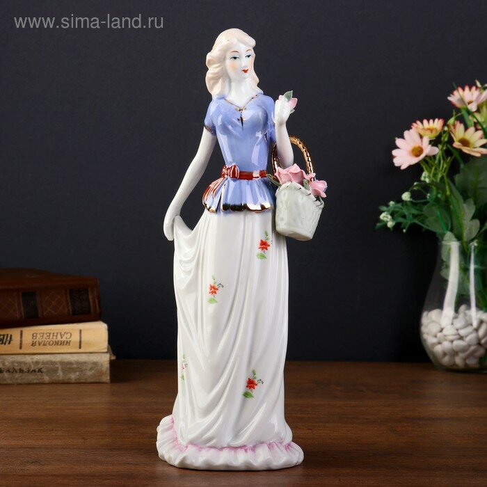 Фигура керамика «Девушка в юбке в цветах с корзиной», бело-голубая, 31×12×9 см