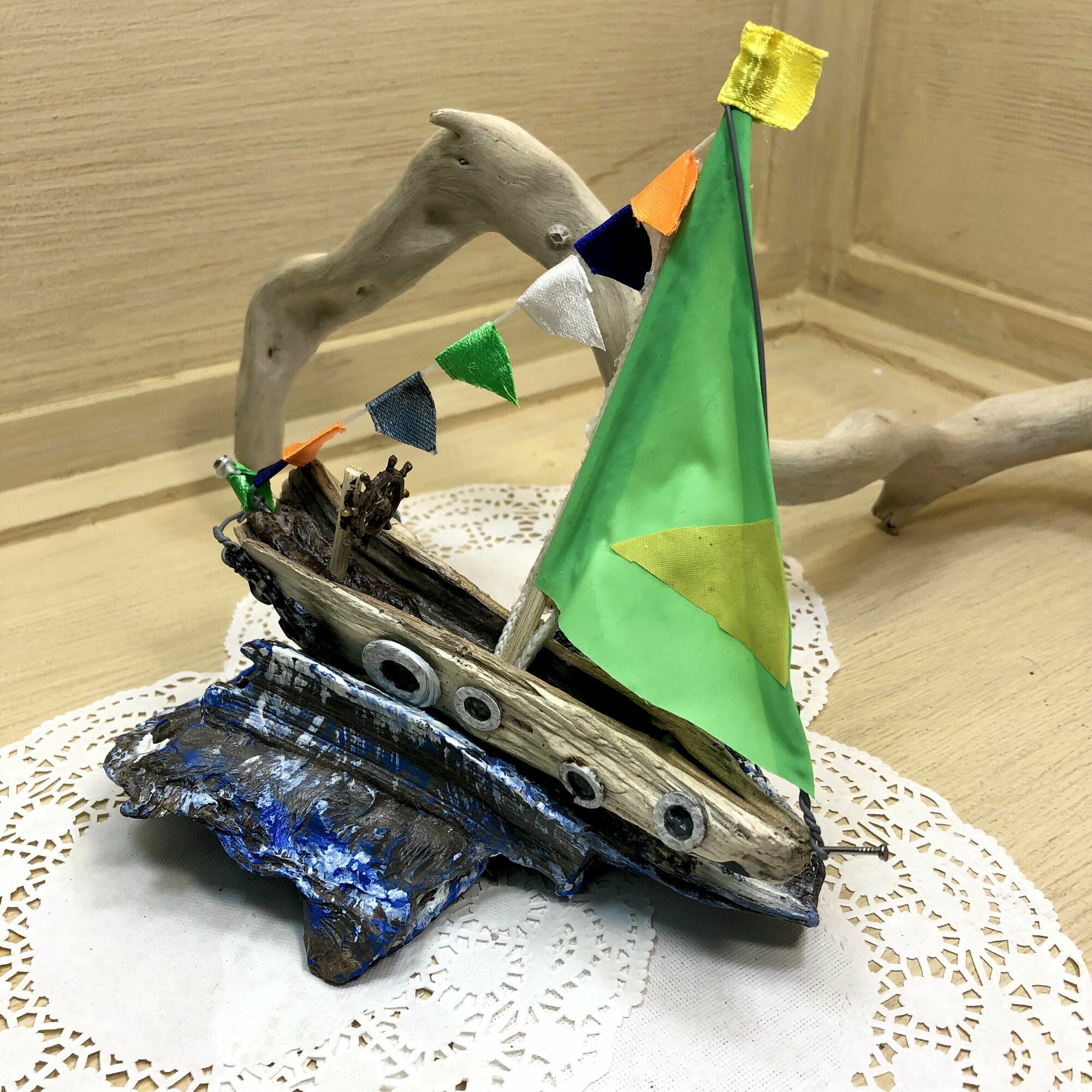 Деревянная интерьерная композиция "Парусник " 17,5 см./дрифтвуд миниатюра/авторская композиция/ручная работа