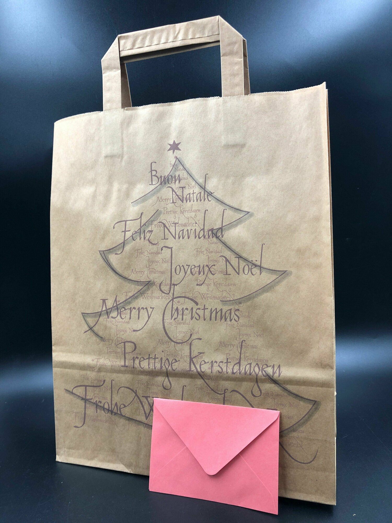 Пакет + конверт Новогодний по 25 шт. Topcraft Ёлка, крафт пакет 260х330х100 мм арт.82, конверт под визитку 78х110 мм розовый дизайнерский с треугольным клапаном