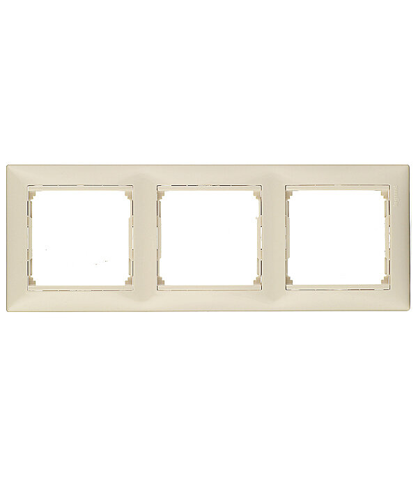 Рамка Legrand Valena трехместная слоновая кость (695633)
