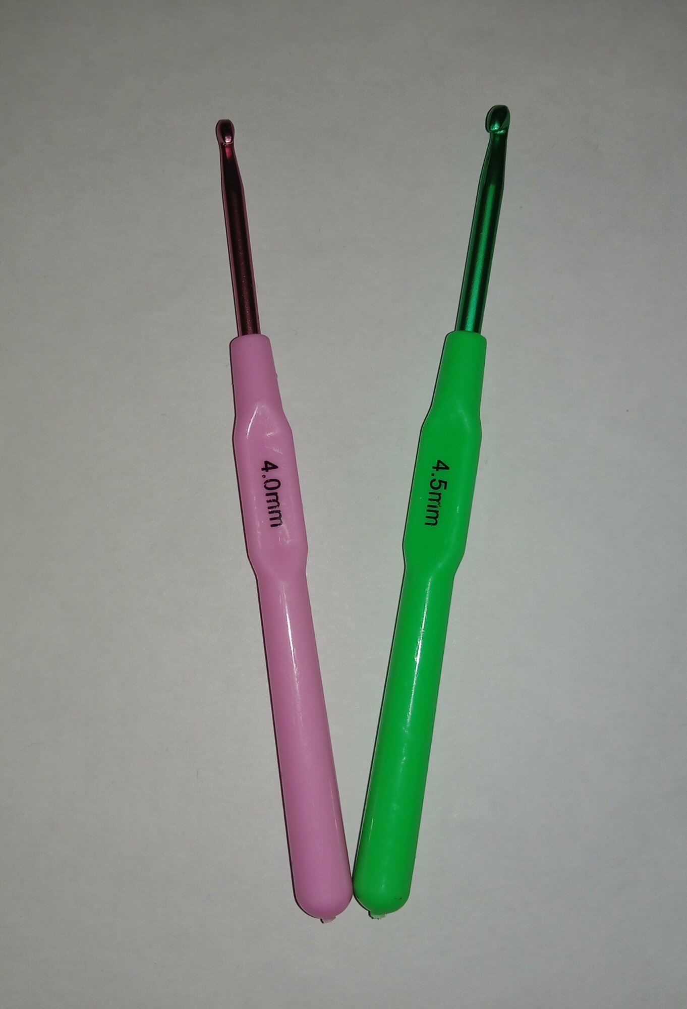 Набор крючков для вязания 2 шт, 4 мм и 4,5 мм