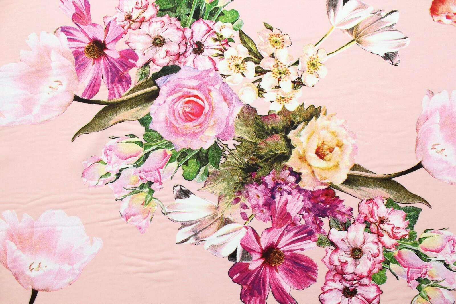 Ткань Вискоза плательная с крупными цветами на нежно-розовом фоне, ш144см, 0,5 м