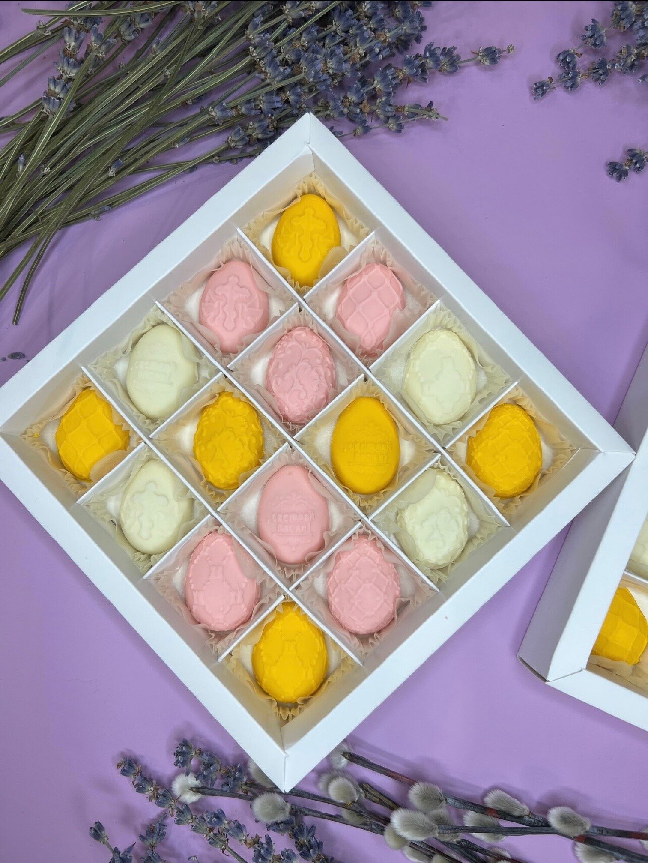 Шоколадные яйца "Набор №2 - 16 яйц" , белый шоколад, ручная работа